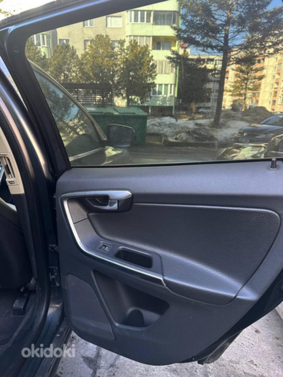Volvo XC60 2017 in Tallinn, with an engine capacity of 2.40 L and mileage of 275 thousand km for 10500 €, photo 12 on AUTOMOTO.COM.LV