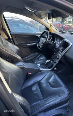 Volvo XC60 2017 in Tallinn, with an engine capacity of 2.40 L and mileage of 275 thousand km for 10500 €, photo 18 on AUTOMOTO.COM.LV