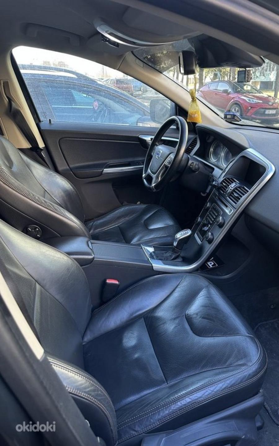 Volvo XC60 2017 in Tallinn, with an engine capacity of 2.40 L and mileage of 275 thousand km for 10500 €, photo 18 on AUTOMOTO.COM.LV