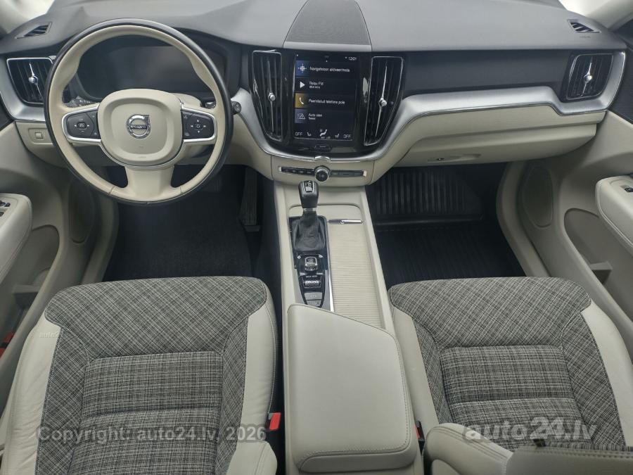 Volvo XC60 2018 in Parnu, with an engine capacity of 2.00 L and mileage of 174 thousand km for 18700 €, photo 11 on AUTOMOTO.COM.LV