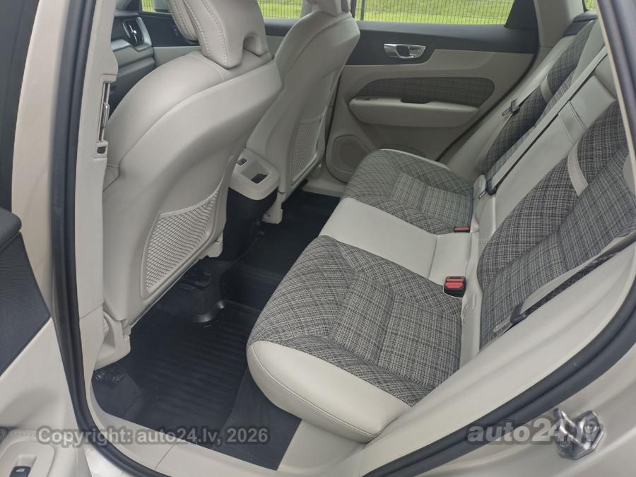Volvo XC60 2018 in Parnu, with an engine capacity of 2.00 L and mileage of 174 thousand km for 18700 €, photo 15 on AUTOMOTO.COM.LV