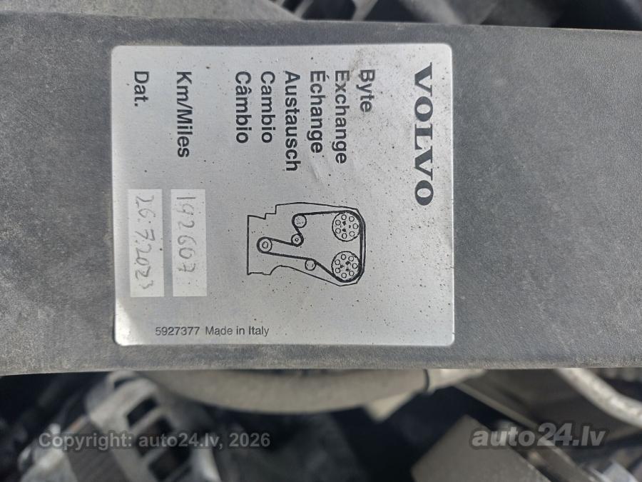 Volvo XC60 2018 in Parnu, with an engine capacity of 2.00 L and mileage of 174 thousand km for 18700 €, photo 20 on AUTOMOTO.COM.LV