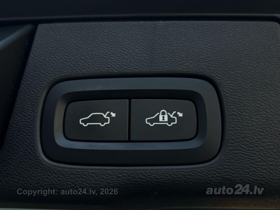 Volvo XC60 2020 in Parnu, with an engine capacity of 2.00 L and mileage of 141 thousand km for 29900 €, photo 20 on AUTOMOTO.COM.LV
