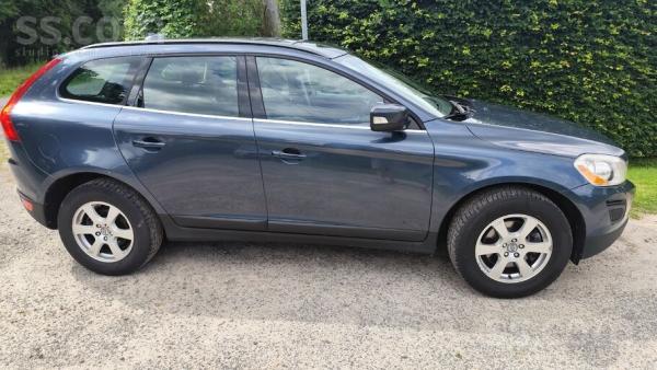 Violets Volvo XC60 2011 Jelgava, ar dzinēja tilpumu 2.40 L un nobraukumu 262 tūkst. km par 7990 €, foto 9 vietnē AUTOMOTO.COM.LV