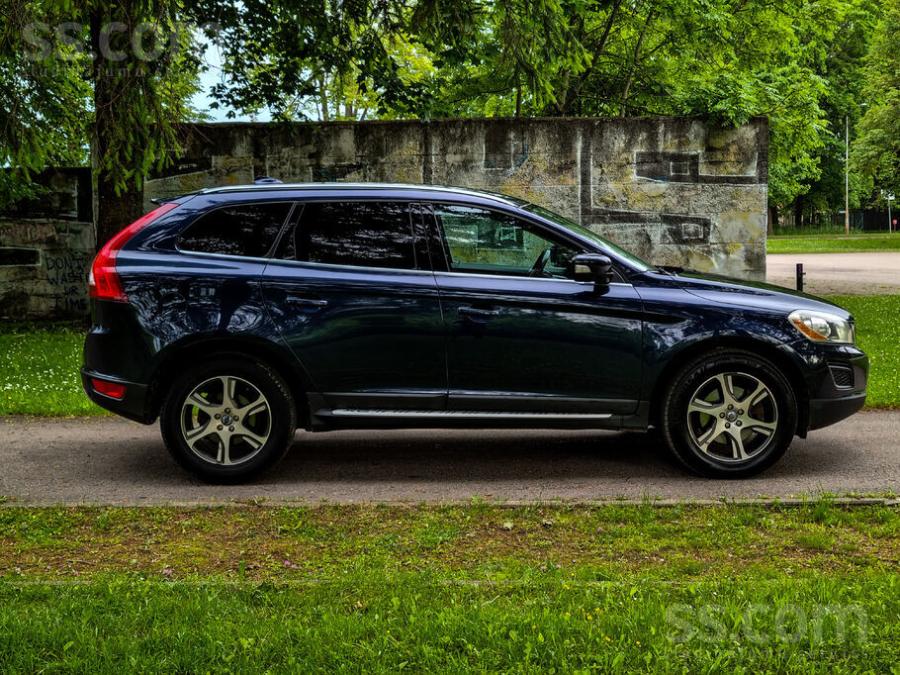 Violets Volvo XC60 2013 Rīga, ar dzinēja tilpumu 2.00 L un nobraukumu 220 tūkst. km par 9500 €, foto 3 vietnē AUTOMOTO.COM.LV