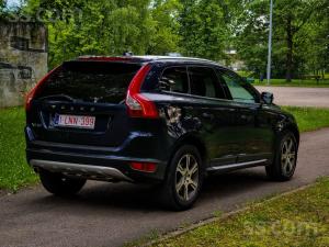 Violets Volvo XC60 2013 Rīga, ar dzinēja tilpumu 2.00 L un nobraukumu 220 tūkst. km par 9500 €, foto 4 vietnē AUTOMOTO.COM.LV