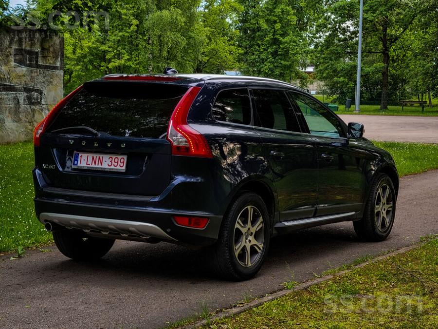 Violets Volvo XC60 2013 Rīga, ar dzinēja tilpumu 2.00 L un nobraukumu 220 tūkst. km par 9500 €, foto 4 vietnē AUTOMOTO.COM.LV