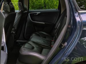 Violets Volvo XC60 2013 Rīga, ar dzinēja tilpumu 2.00 L un nobraukumu 220 tūkst. km par 9500 €, foto 22 vietnē AUTOMOTO.COM.LV