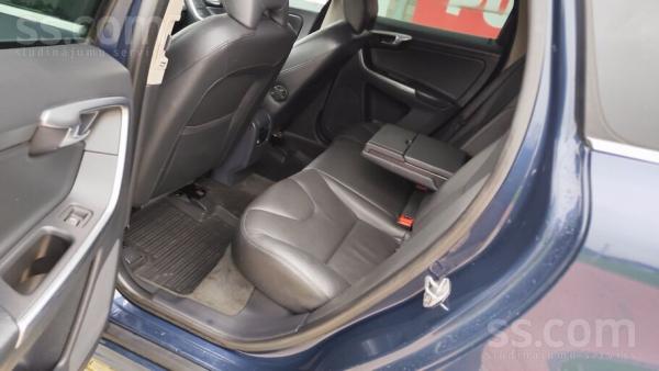 Violets Volvo XC60 2014 Jelgava, ar dzinēja tilpumu 2.00 L un nobraukumu 208 tūkst. km par 9880 €, foto 9 vietnē AUTOMOTO.COM.LV