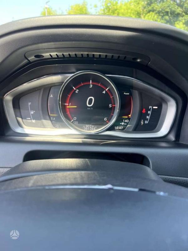Violet Volvo XC60 2016 in Kaunas, with an engine capacity of 1.97 L and mileage of 360 thousand km for 10200 €, photo 6 on AUTOMOTO.COM.LV