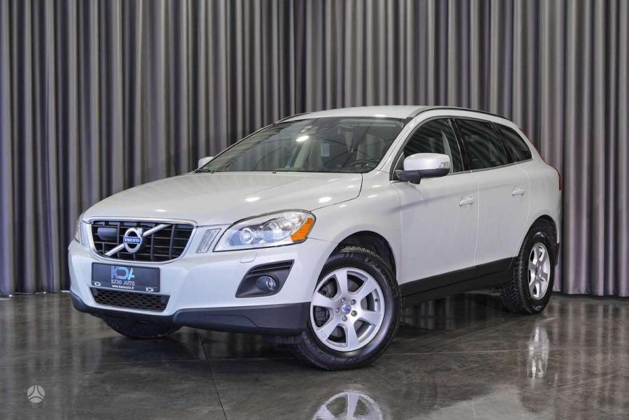 White Volvo XC60 2008 in Marijampole, with an engine capacity of 2.40 L and mileage of 351 thousand km for 7250 €, photo 6 on AUTOMOTO.COM.LV