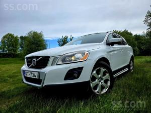Balts Volvo XC60 2008 Rīga, ar dzinēja tilpumu 2.40 L un nobraukumu 297 tūkst. km par 5700 €, foto 3 vietnē AUTOMOTO.COM.LV