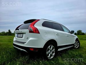 Balts Volvo XC60 2008 Rīga, ar dzinēja tilpumu 2.40 L un nobraukumu 297 tūkst. km par 5700 €, foto 5 vietnē AUTOMOTO.COM.LV