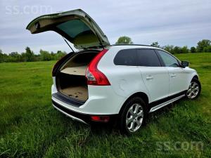 Balts Volvo XC60 2008 Rīga, ar dzinēja tilpumu 2.40 L un nobraukumu 297 tūkst. km par 5700 €, foto 6 vietnē AUTOMOTO.COM.LV