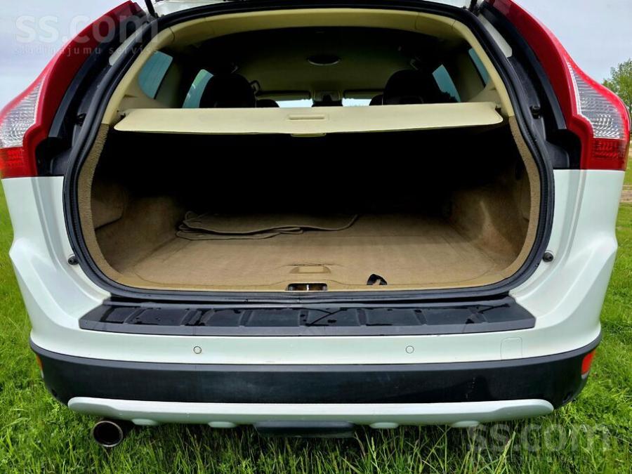 Balts Volvo XC60 2008 Rīga, ar dzinēja tilpumu 2.40 L un nobraukumu 297 tūkst. km par 5700 €, foto 7 vietnē AUTOMOTO.COM.LV