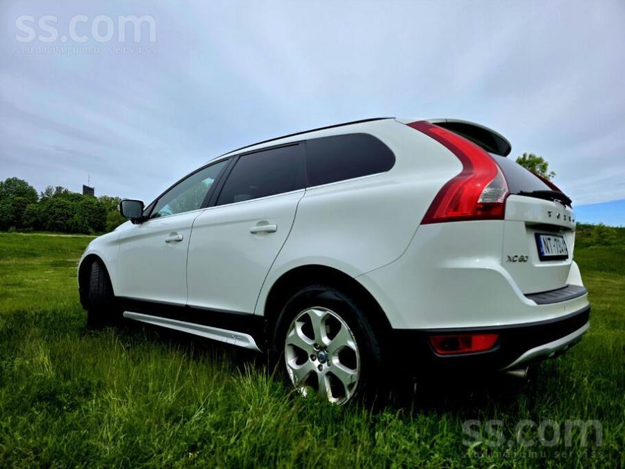 Balts Volvo XC60 2008 Rīga, ar dzinēja tilpumu 2.40 L un nobraukumu 297 tūkst. km par 5700 €, foto 8 vietnē AUTOMOTO.COM.LV
