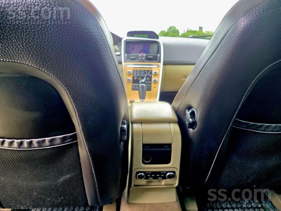 Balts Volvo XC60 2008 Rīga, ar dzinēja tilpumu 2.40 L un nobraukumu 297 tūkst. km par 5700 €, foto 10 vietnē AUTOMOTO.COM.LV
