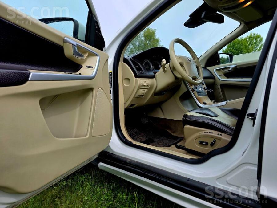 Balts Volvo XC60 2008 Rīga, ar dzinēja tilpumu 2.40 L un nobraukumu 297 tūkst. km par 5700 €, foto 12 vietnē AUTOMOTO.COM.LV