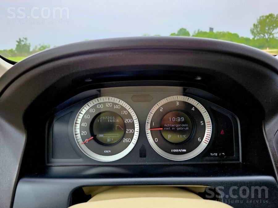 Balts Volvo XC60 2008 Rīga, ar dzinēja tilpumu 2.40 L un nobraukumu 297 tūkst. km par 5700 €, foto 13 vietnē AUTOMOTO.COM.LV