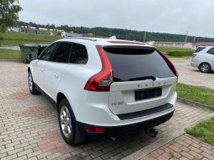 White Volvo XC60 2008 in Vilnius, with an engine capacity of 2.40 L and mileage of 398 thousand km for 5250 €, photo 5 on AUTOMOTO.COM.LV