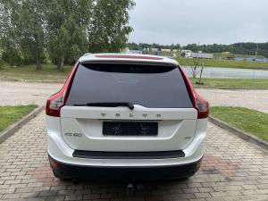 White Volvo XC60 2008 in Vilnius, with an engine capacity of 2.40 L and mileage of 398 thousand km for 5250 €, photo 6 on AUTOMOTO.COM.LV