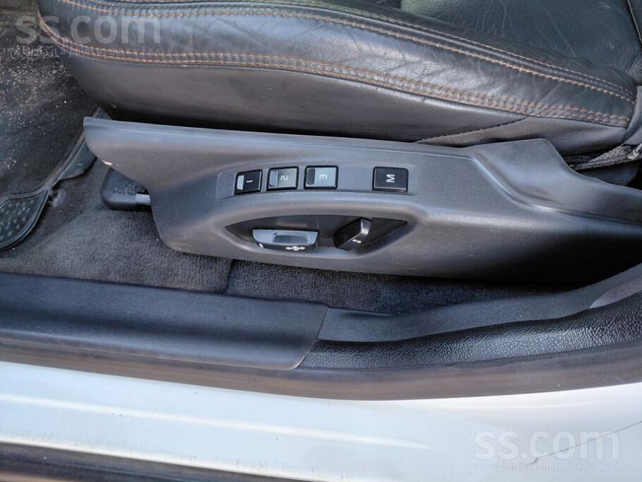 Balts Volvo XC60 2008 Talsi, ar dzinēja tilpumu 2.40 L un nobraukumu 357 tūkst. km par 7100 €, foto 15 vietnē AUTOMOTO.COM.LV