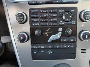 Balts Volvo XC60 2008 Talsi, ar dzinēja tilpumu 2.40 L un nobraukumu 357 tūkst. km par 7100 €, foto 14 vietnē AUTOMOTO.COM.LV