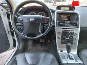 Balts Volvo XC60 2008 Talsi, ar dzinēja tilpumu 2.40 L un nobraukumu 357 tūkst. km par 7100 €, foto 15 vietnē AUTOMOTO.COM.LV