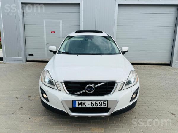 White Volvo XC60 2009 in Riga, with an engine capacity of 2.40 L and mileage of 0 thousand km for 7840 €, photo 2 on AUTOMOTO.COM.LV