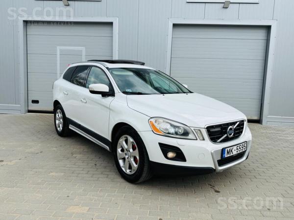 White Volvo XC60 2009 in Riga, with an engine capacity of 2.40 L and mileage of 0 thousand km for 7840 €, photo 3 on AUTOMOTO.COM.LV