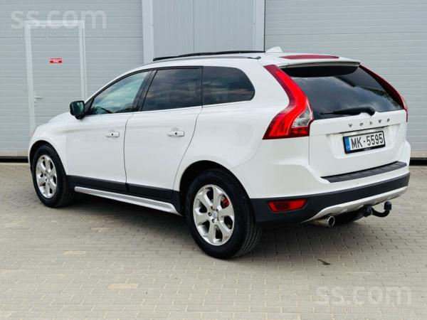 White Volvo XC60 2009 in Riga, with an engine capacity of 2.40 L and mileage of 0 thousand km for 7840 €, photo 4 on AUTOMOTO.COM.LV