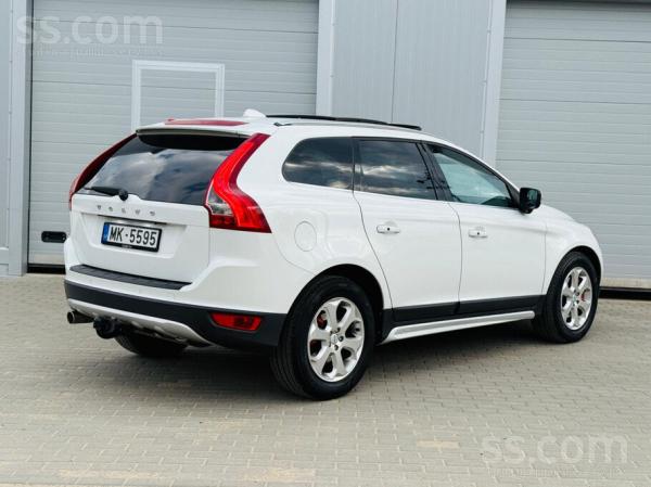 White Volvo XC60 2009 in Riga, with an engine capacity of 2.40 L and mileage of 0 thousand km for 7840 €, photo 5 on AUTOMOTO.COM.LV