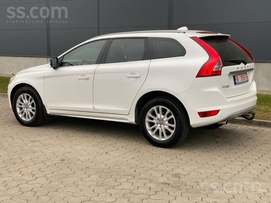 Balts Volvo XC60 2009 Rīga, ar dzinēja tilpumu 2.40 L un nobraukumu 0 tūkst. km par 8599 €, foto 3 vietnē AUTOMOTO.COM.LV