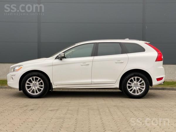 Balts Volvo XC60 2009 Rīga, ar dzinēja tilpumu 2.40 L un nobraukumu 0 tūkst. km par 8599 €, foto 4 vietnē AUTOMOTO.COM.LV