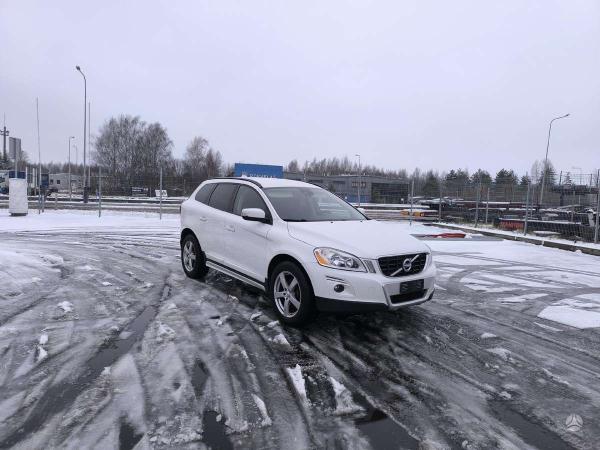 Balts Volvo XC60 2009 Panevēža, ar dzinēja tilpumu 2.40 L un nobraukumu 228 tūkst. km par 6700 €, foto 2 vietnē AUTOMOTO.COM.LV