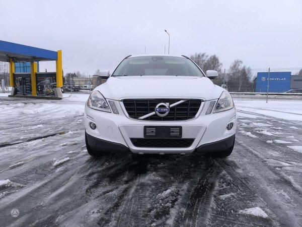 Balts Volvo XC60 2009 Panevēža, ar dzinēja tilpumu 2.40 L un nobraukumu 228 tūkst. km par 6700 €, foto 3 vietnē AUTOMOTO.COM.LV