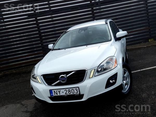 White Volvo XC60 2009 in Riga, with an engine capacity of 2.40 L and mileage of 194 thousand km for 7990 €, photo 3 on AUTOMOTO.COM.LV