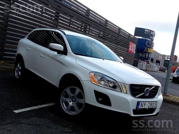 White Volvo XC60 2009 in Riga, with an engine capacity of 2.40 L and mileage of 194 thousand km for 7990 €, photo 5 on AUTOMOTO.COM.LV