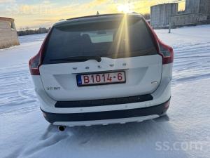 Balts Volvo XC60 2009 Rēzekne, ar dzinēja tilpumu 2.40 L un nobraukumu 230 tūkst. km par 7700 €, foto 4 vietnē AUTOMOTO.COM.LV