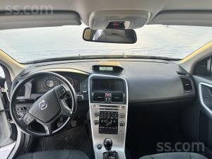 Balts Volvo XC60 2009 Rēzekne, ar dzinēja tilpumu 2.40 L un nobraukumu 230 tūkst. km par 7700 €, foto 9 vietnē AUTOMOTO.COM.LV