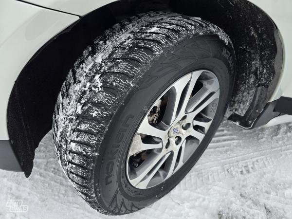 Balts Volvo XC60 2009 Marijampole, ar dzinēja tilpumu 2.40 L un nobraukumu 307 tūkst. km par 7250 €, foto 7 vietnē AUTOMOTO.COM.LV