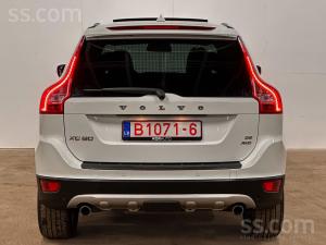 Balts Volvo XC60 2009 Jūrmala, ar dzinēja tilpumu 2.40 L un nobraukumu 334 tūkst. km par 9850 €, foto 12 vietnē AUTOMOTO.COM.LV