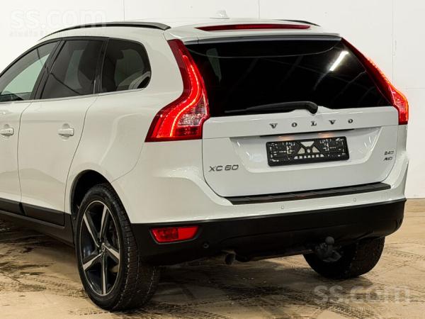 Balts Volvo XC60 2009 Jūrmala, ar dzinēja tilpumu 2.40 L un nobraukumu 314 tūkst. km par 8995 €, foto 8 vietnē AUTOMOTO.COM.LV