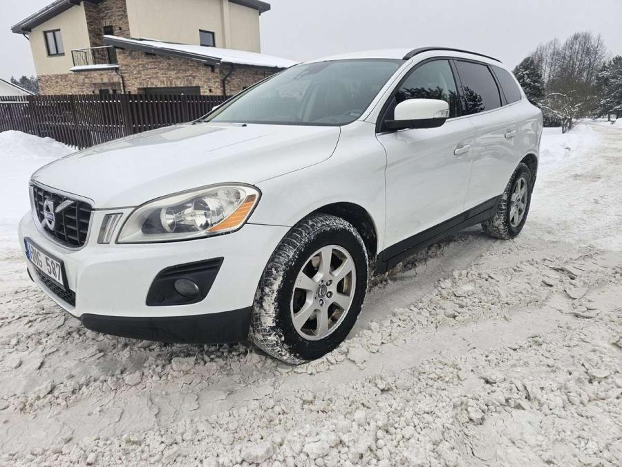 Balts Volvo XC60 2009 Kauņa, ar dzinēja tilpumu 2.40 L un nobraukumu 368 tūkst. km par 5150 €, foto 4 vietnē AUTOMOTO.COM.LV