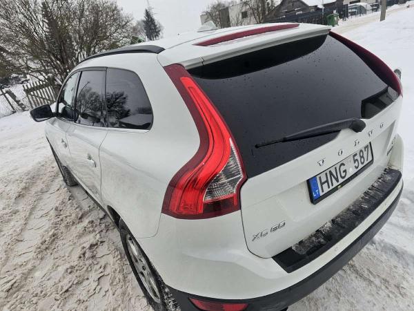 Balts Volvo XC60 2009 Kauņa, ar dzinēja tilpumu 2.40 L un nobraukumu 368 tūkst. km par 5150 €, foto 8 vietnē AUTOMOTO.COM.LV