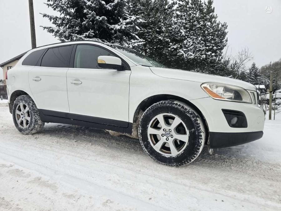 Balts Volvo XC60 2009 Kauņa, ar dzinēja tilpumu 2.40 L un nobraukumu 368 tūkst. km par 5150 €, foto 12 vietnē AUTOMOTO.COM.LV