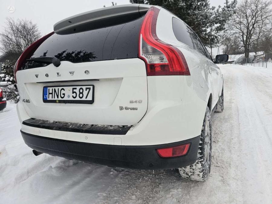 Balts Volvo XC60 2009 Kauņa, ar dzinēja tilpumu 2.40 L un nobraukumu 368 tūkst. km par 5150 €, foto 14 vietnē AUTOMOTO.COM.LV