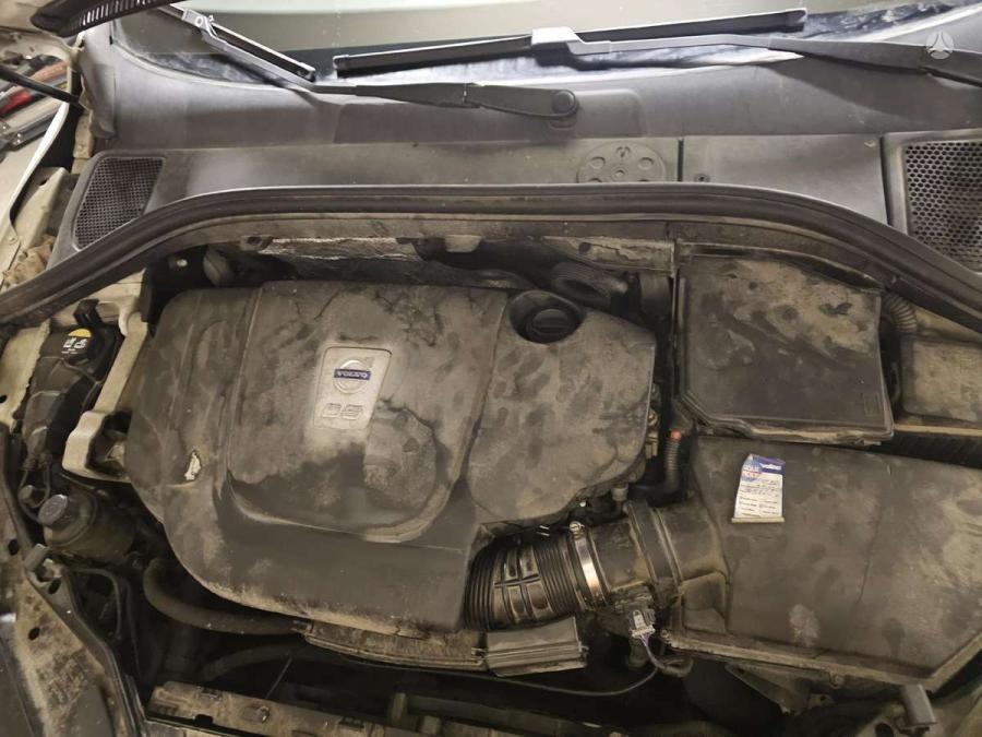 Balts Volvo XC60 2009 Kauņa, ar dzinēja tilpumu 2.40 L un nobraukumu 368 tūkst. km par 5150 €, foto 29 vietnē AUTOMOTO.COM.LV