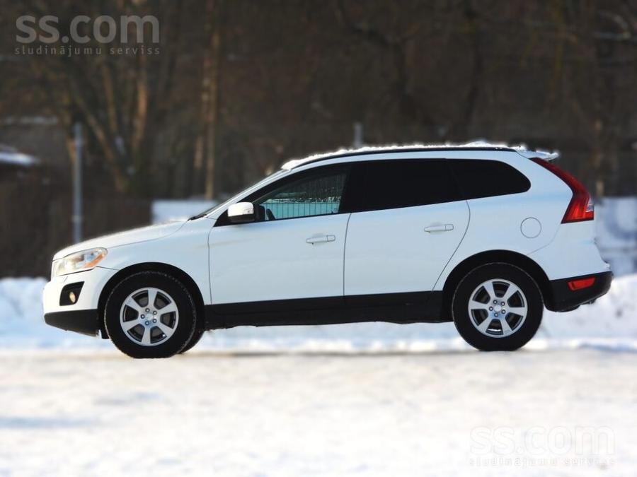 Balts Volvo XC60 2009 Rīga, ar dzinēja tilpumu 2.40 L un nobraukumu 391 tūkst. km par 8400 €, foto 4 vietnē AUTOMOTO.COM.LV