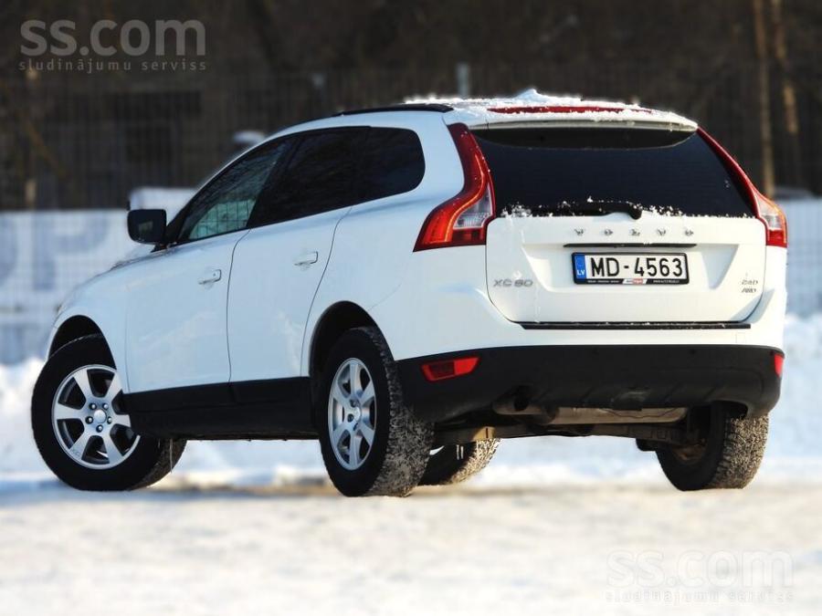 Balts Volvo XC60 2009 Rīga, ar dzinēja tilpumu 2.40 L un nobraukumu 391 tūkst. km par 8400 €, foto 5 vietnē AUTOMOTO.COM.LV